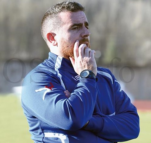 Javi Rey é o novo adestrador do Arenteiro, e xa dirixirá ao equipo este ...